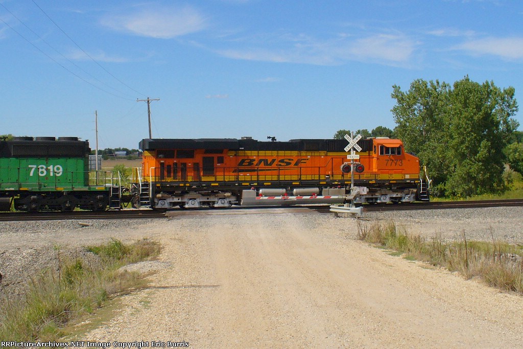 BNSF 7773 eastbound